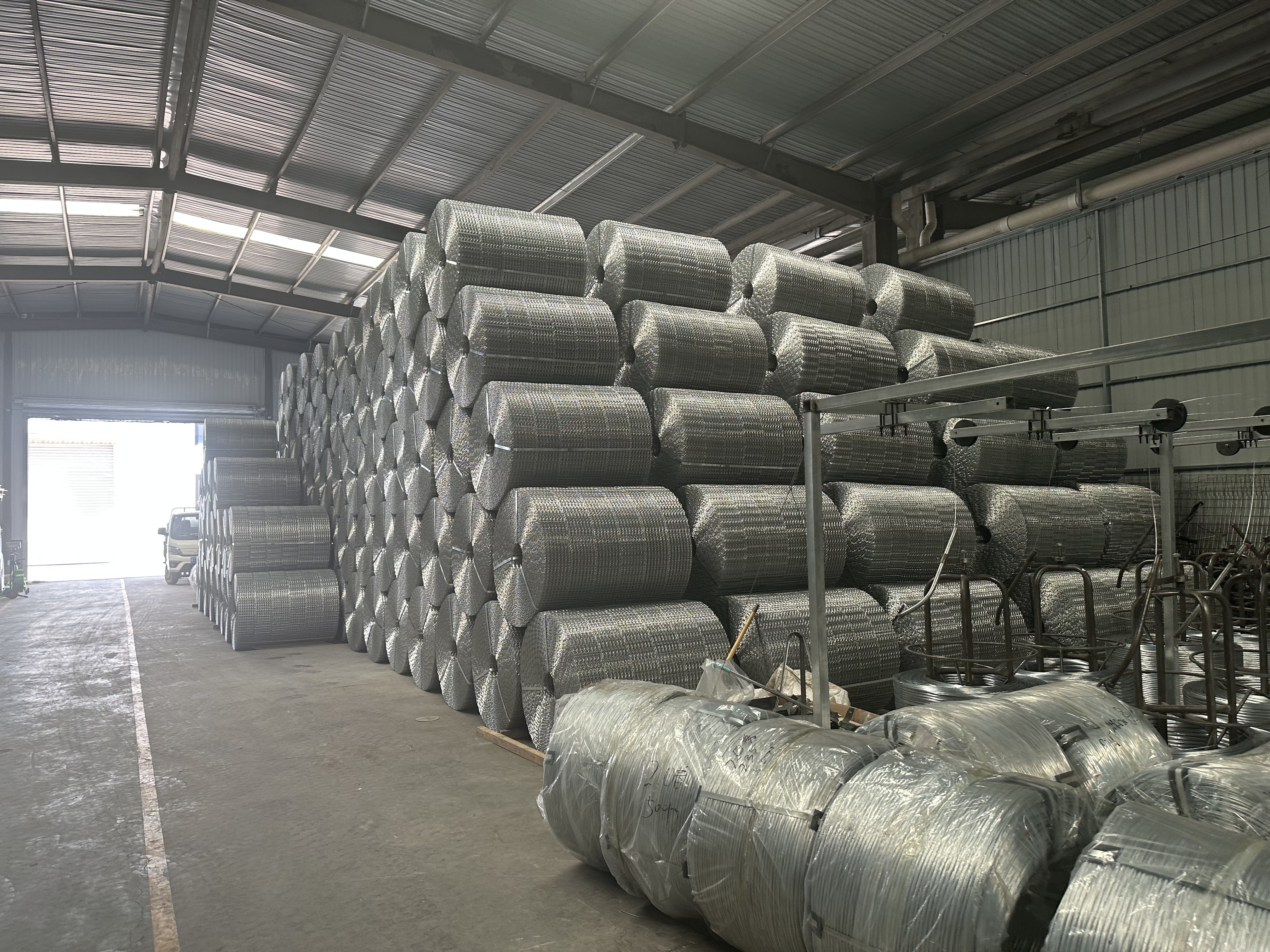 Everglades Gas Pipeline Reinforced Galvanized Steel Mesh Width 190.5mm ...